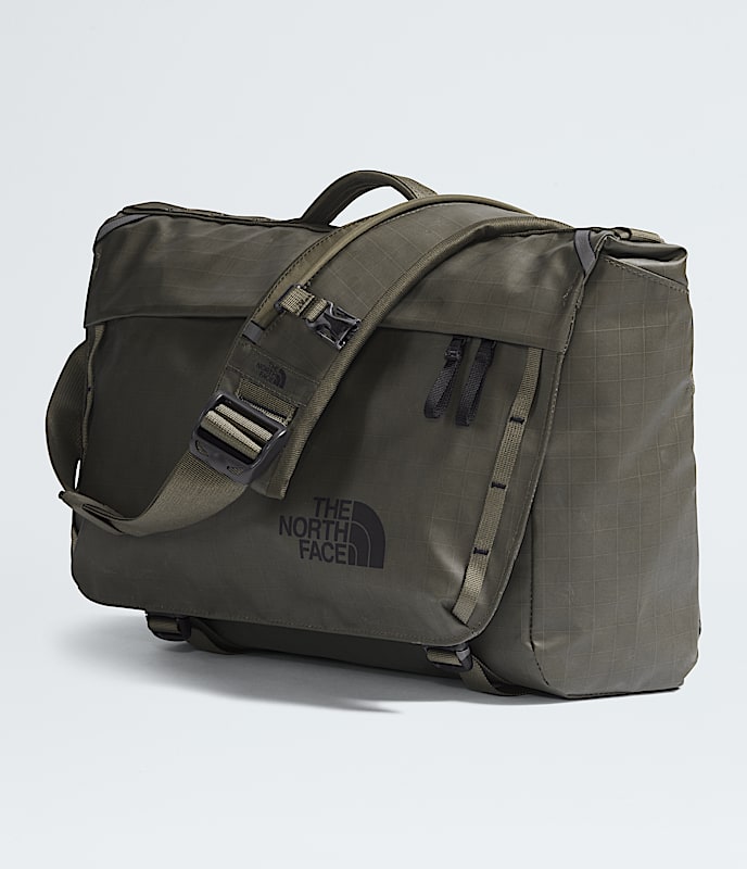 Base Camp Voyager Messenger Bag | The North Face Canada